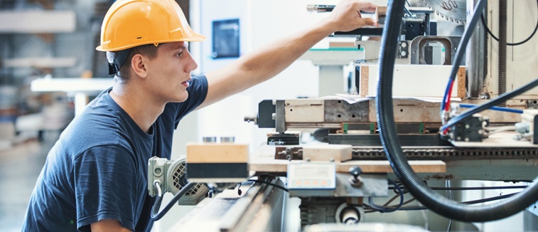 How To Become A Machine Operator Salary Qualifications Skills 