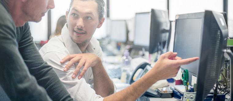 How To Become A Service Desk Analyst Salary Qualifications Skills 